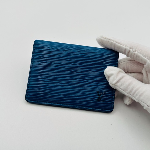 Louis Vuitton | Bags | Louis Vuitton Epi Card Holder | Poshmark